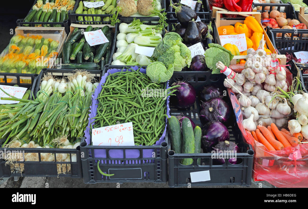 Beans fruits vegetables stall hi-res stock photography and images - Alamy