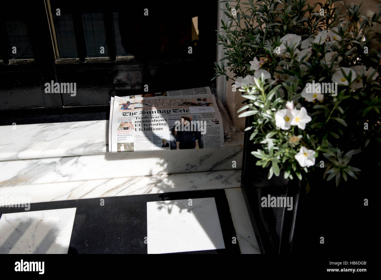 Sunday telegraph newspaper hi-res stock photography and images - Alamy
