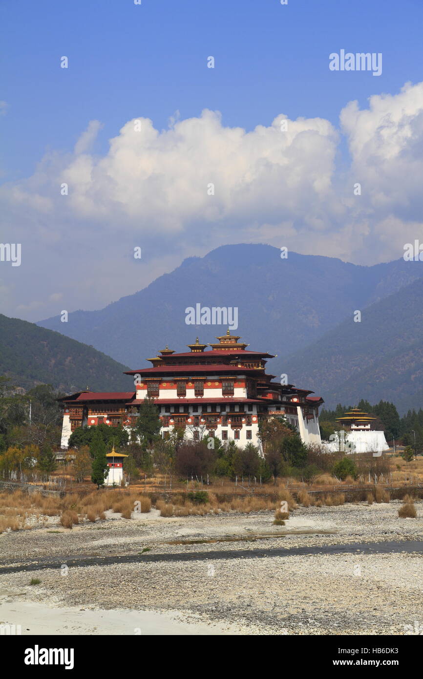 Window of the punakha dzong monastery hi-res stock photography and ...