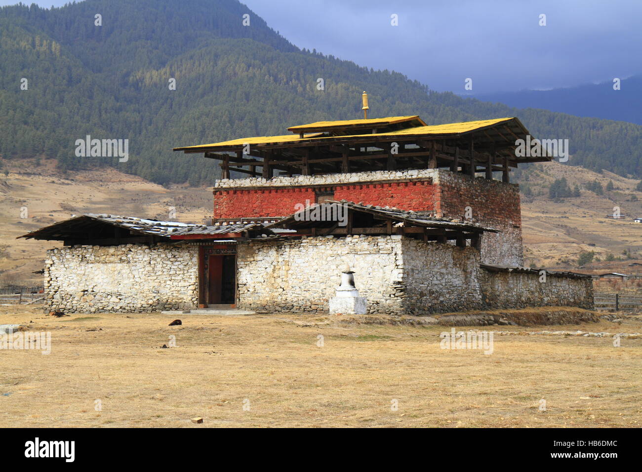 Wangdue phodrang dzong hi-res stock photography and images - Alamy