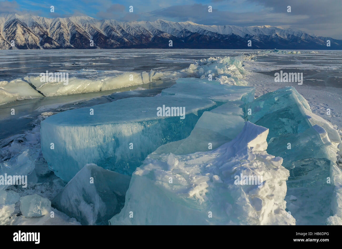 Huge blocks of ice hi-res stock photography and images - Alamy
