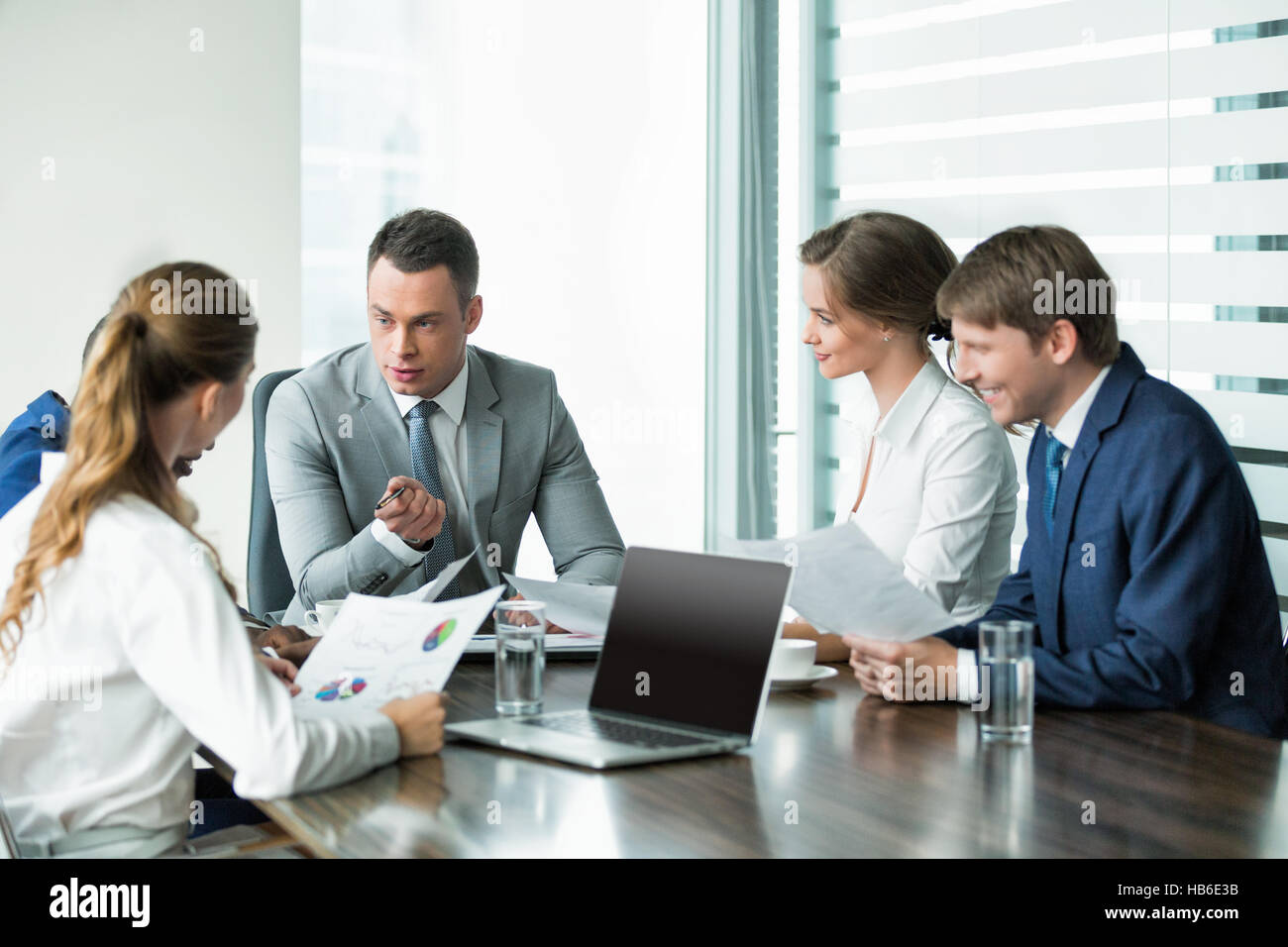 Teams discussion hi-res stock photography and images - Alamy