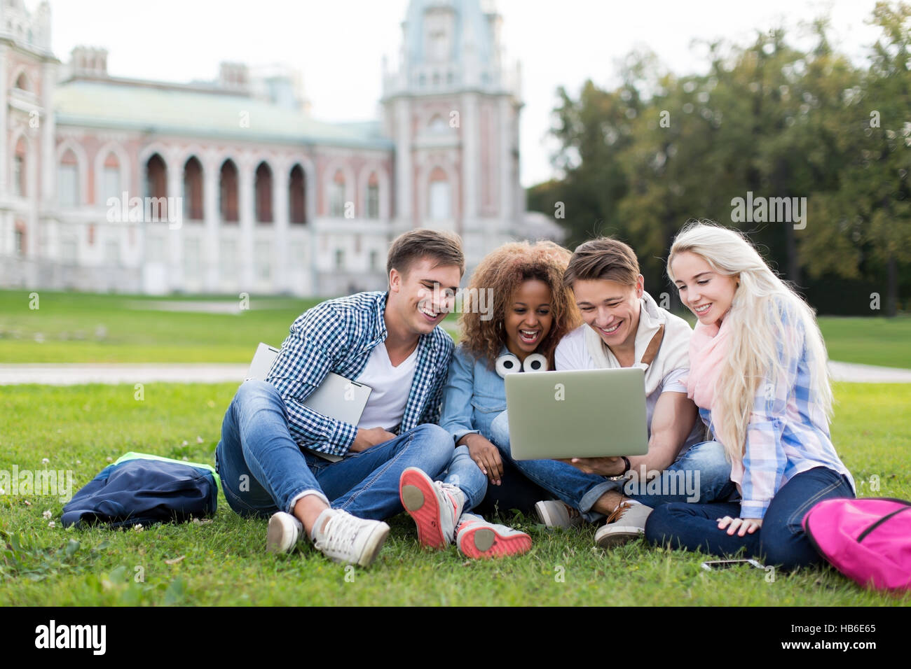 Student crowd university hi-res stock photography and images - Alamy