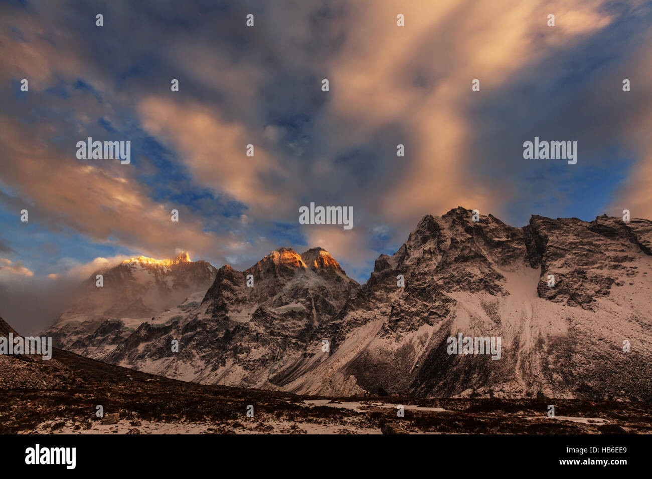 Jannu mountain hi-res stock photography and images - Alamy