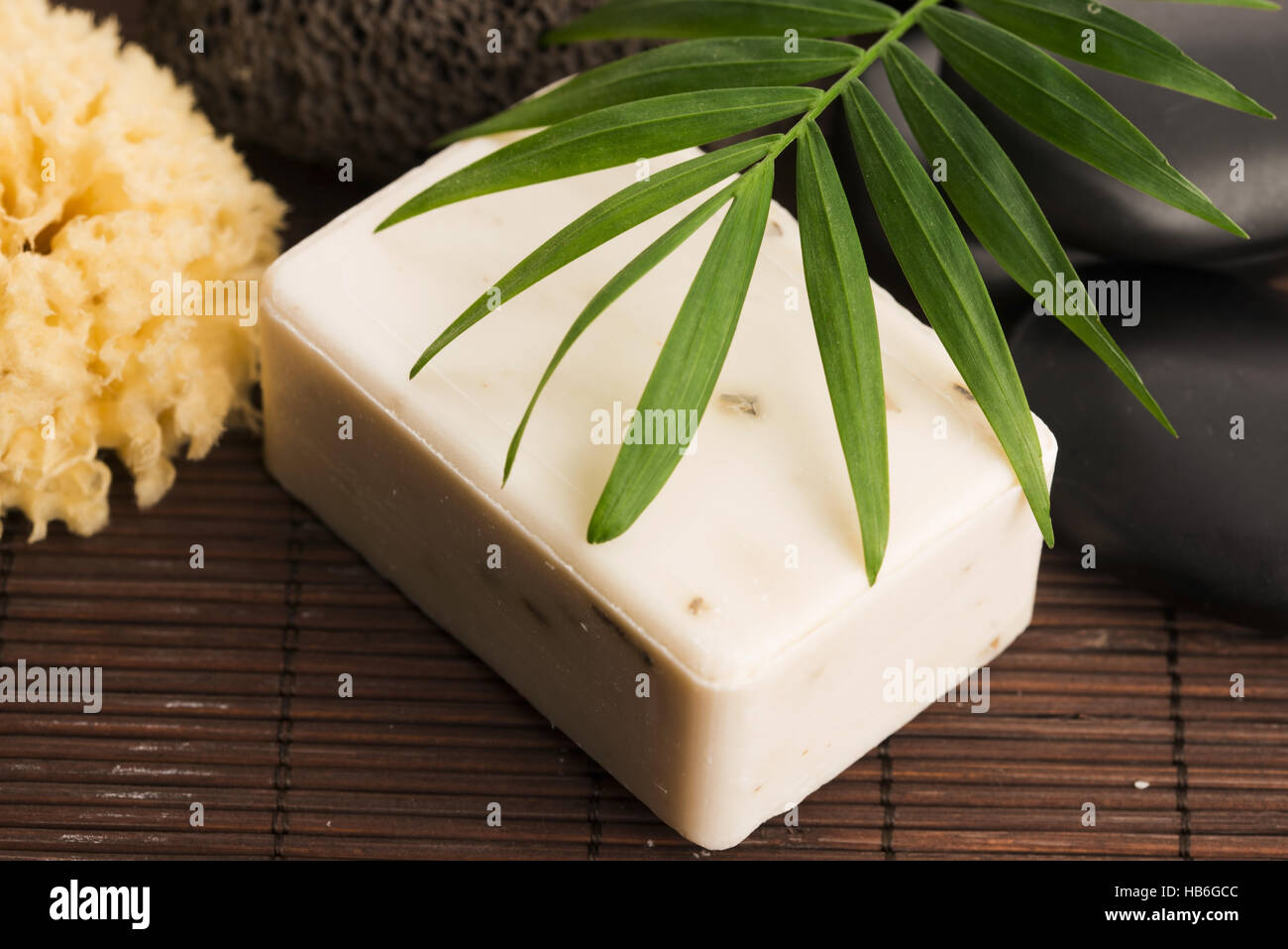 White lotus setting hi-res stock photography and images - Alamy