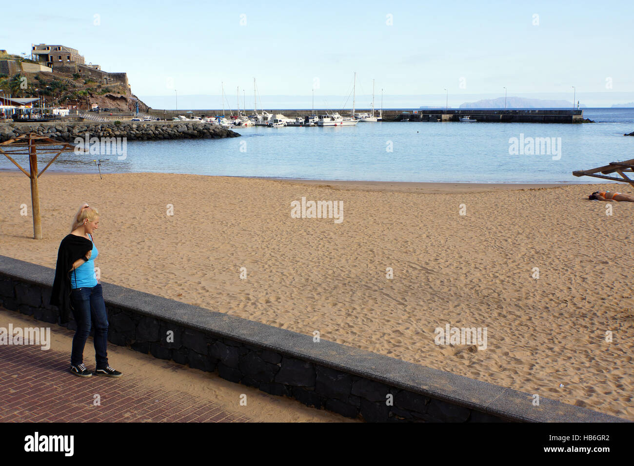 Madeiras einziger Sandstrand Stock Photo - Alamy