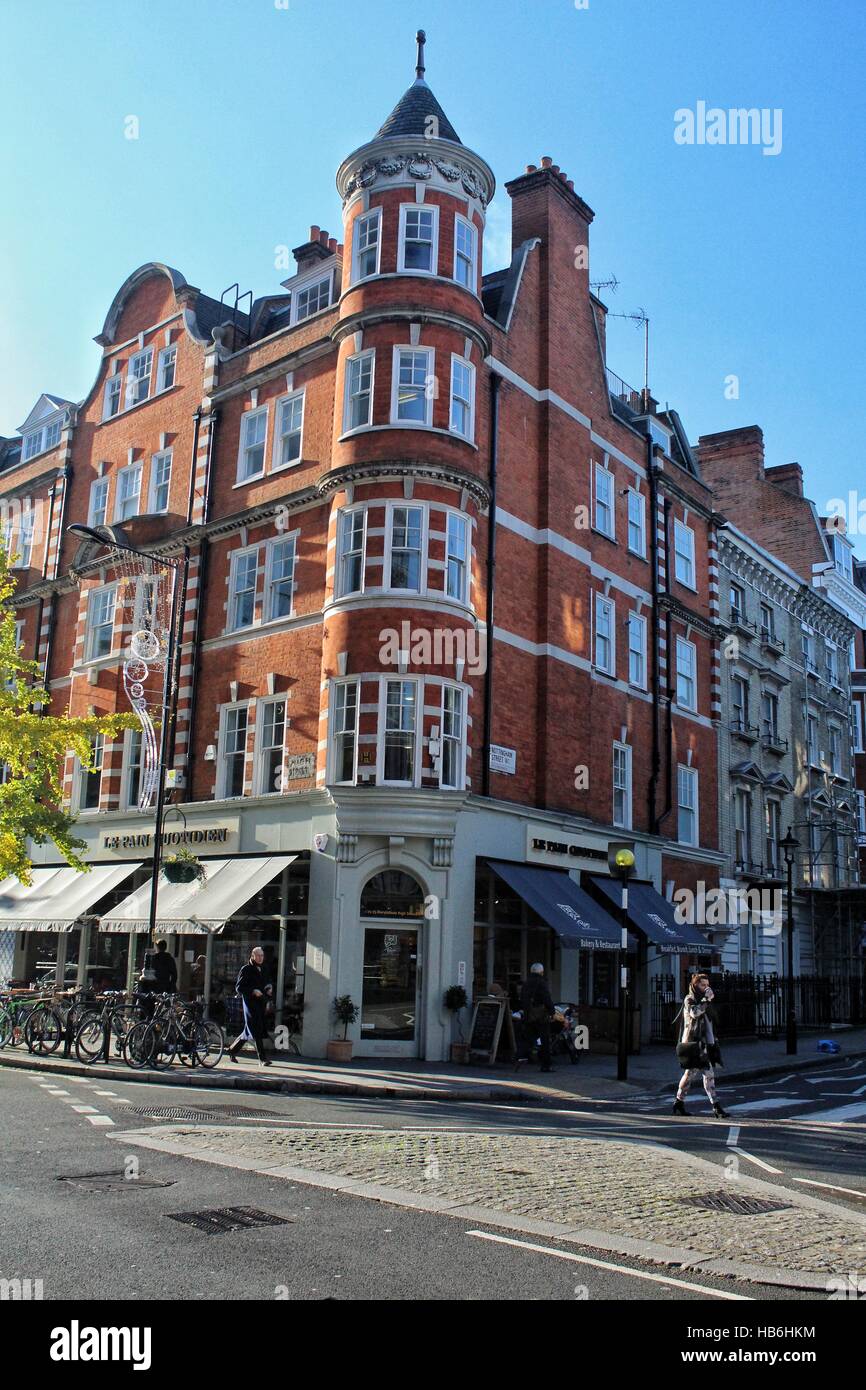 London roof corner detail hi-res stock photography and images - Alamy
