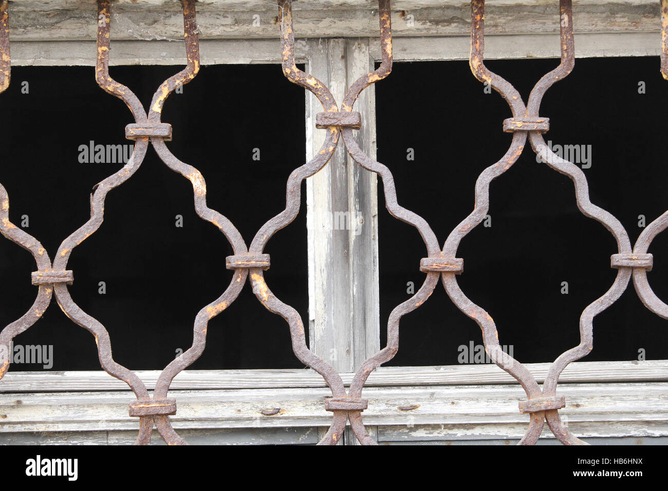 Windows grate hi-res stock photography and images - Alamy