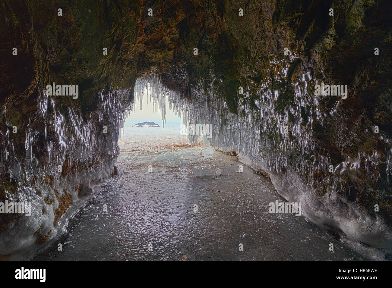 Water curtain cave hi-res stock photography and images - Alamy