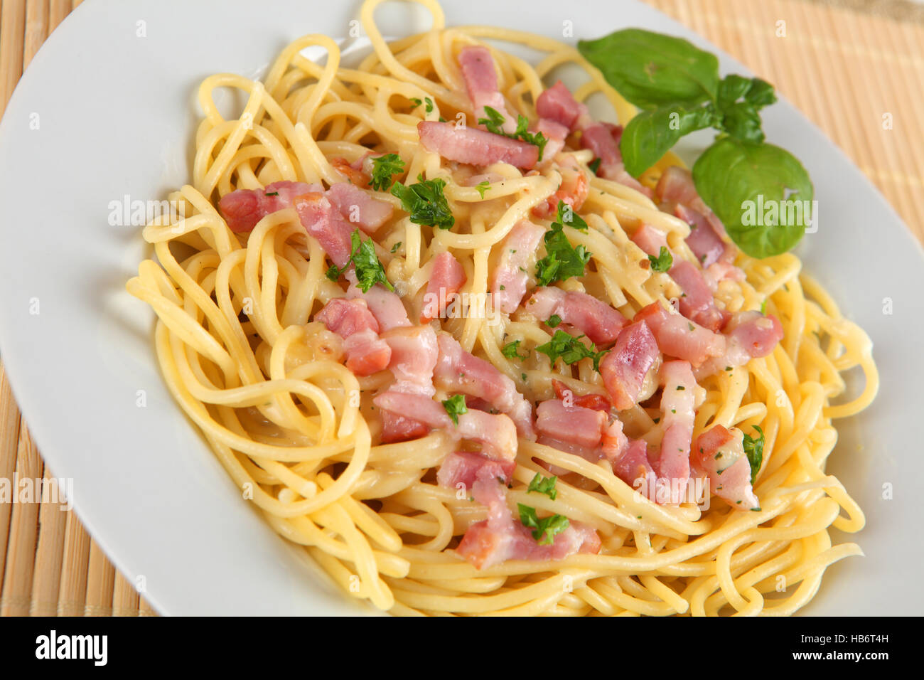 Spaghetti speck hi-res stock photography and images - Alamy