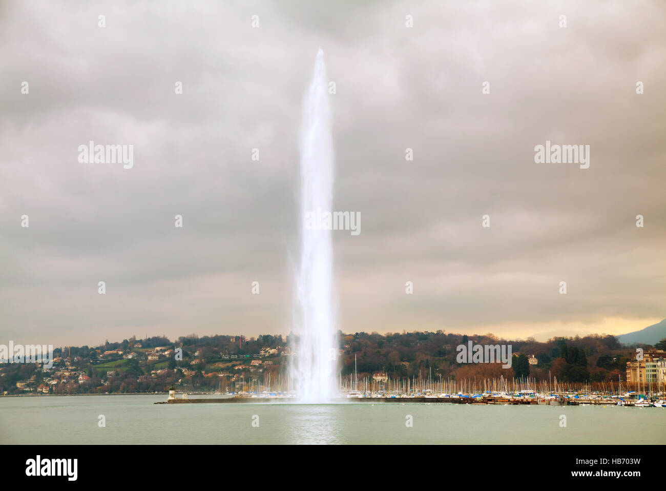 Geneva Water Fountain (Jet d'Eau Stock Photo - Alamy