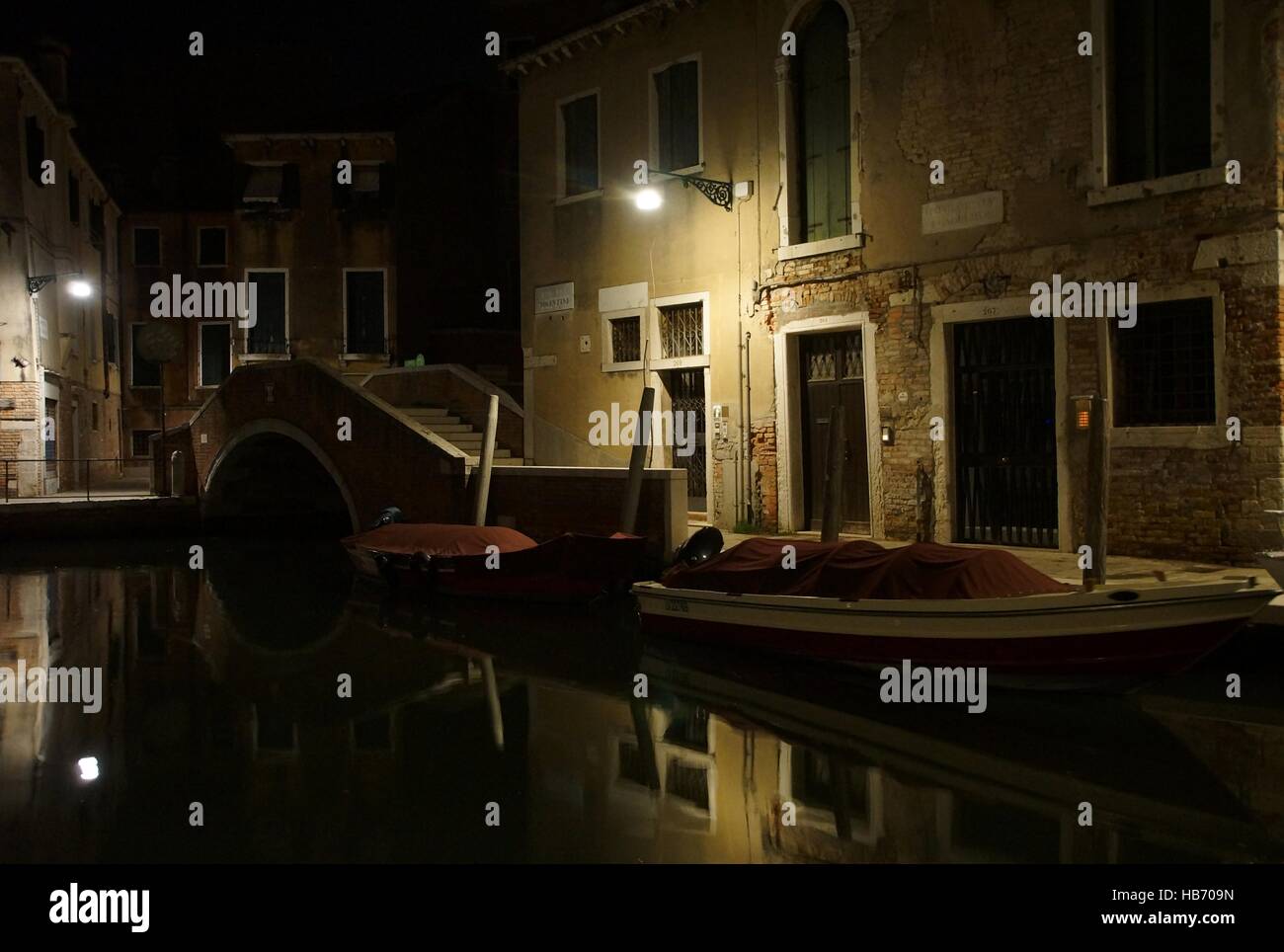 Sleep boats hi-res stock photography and images - Alamy