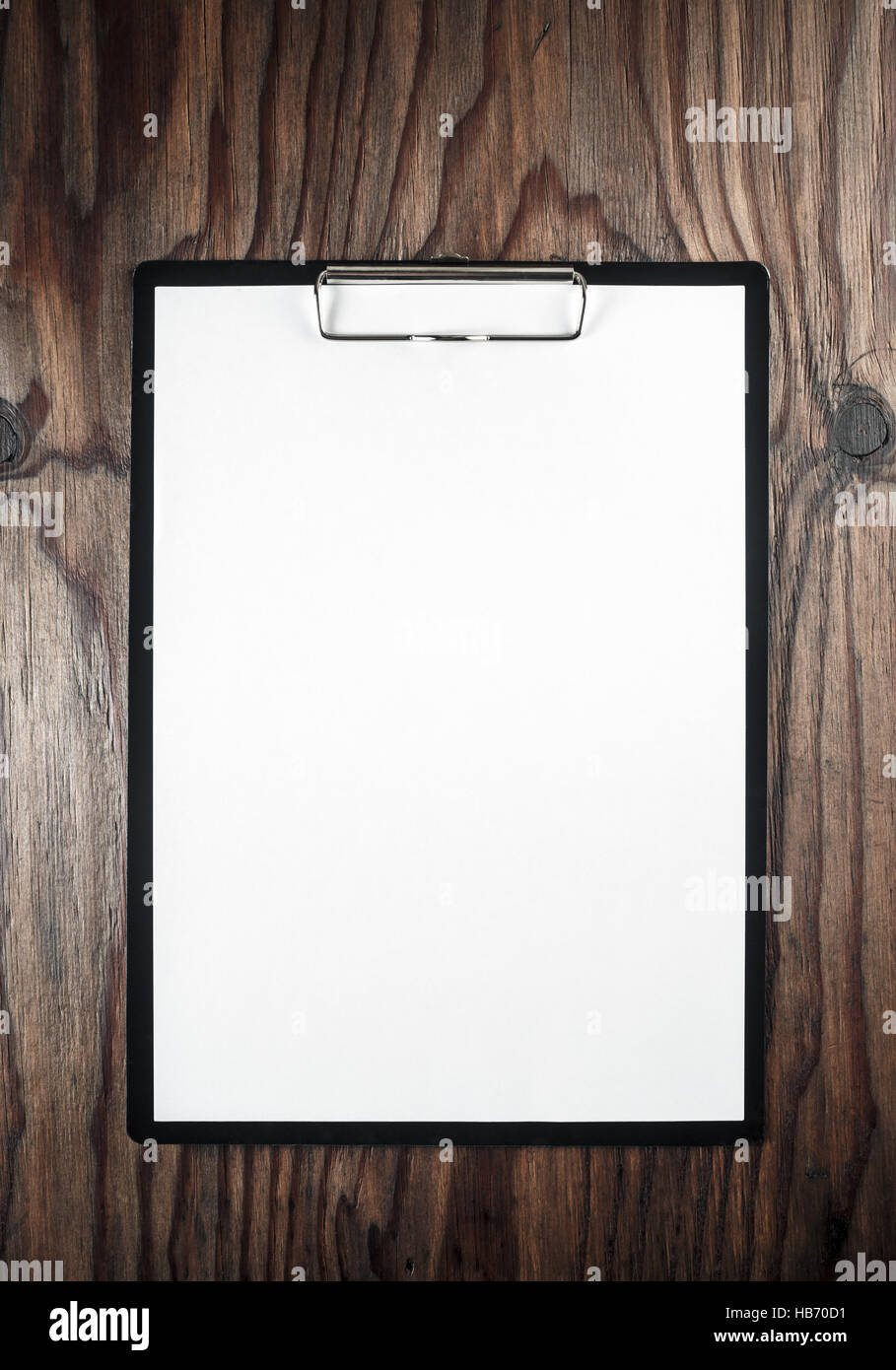 Clipboard with blank paper Stock Photo - Alamy