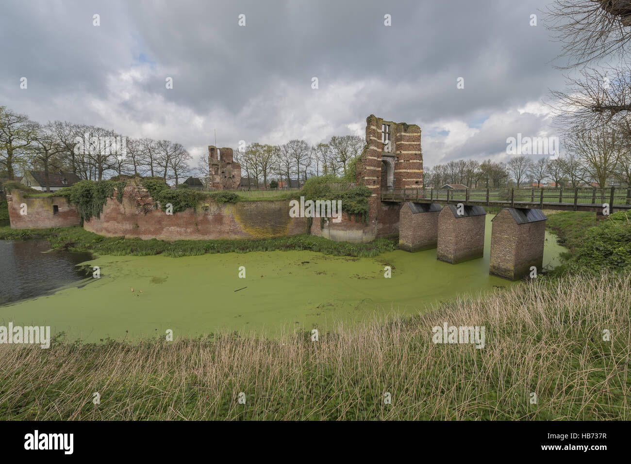 Old mansion ruins hi-res stock photography and images - Alamy