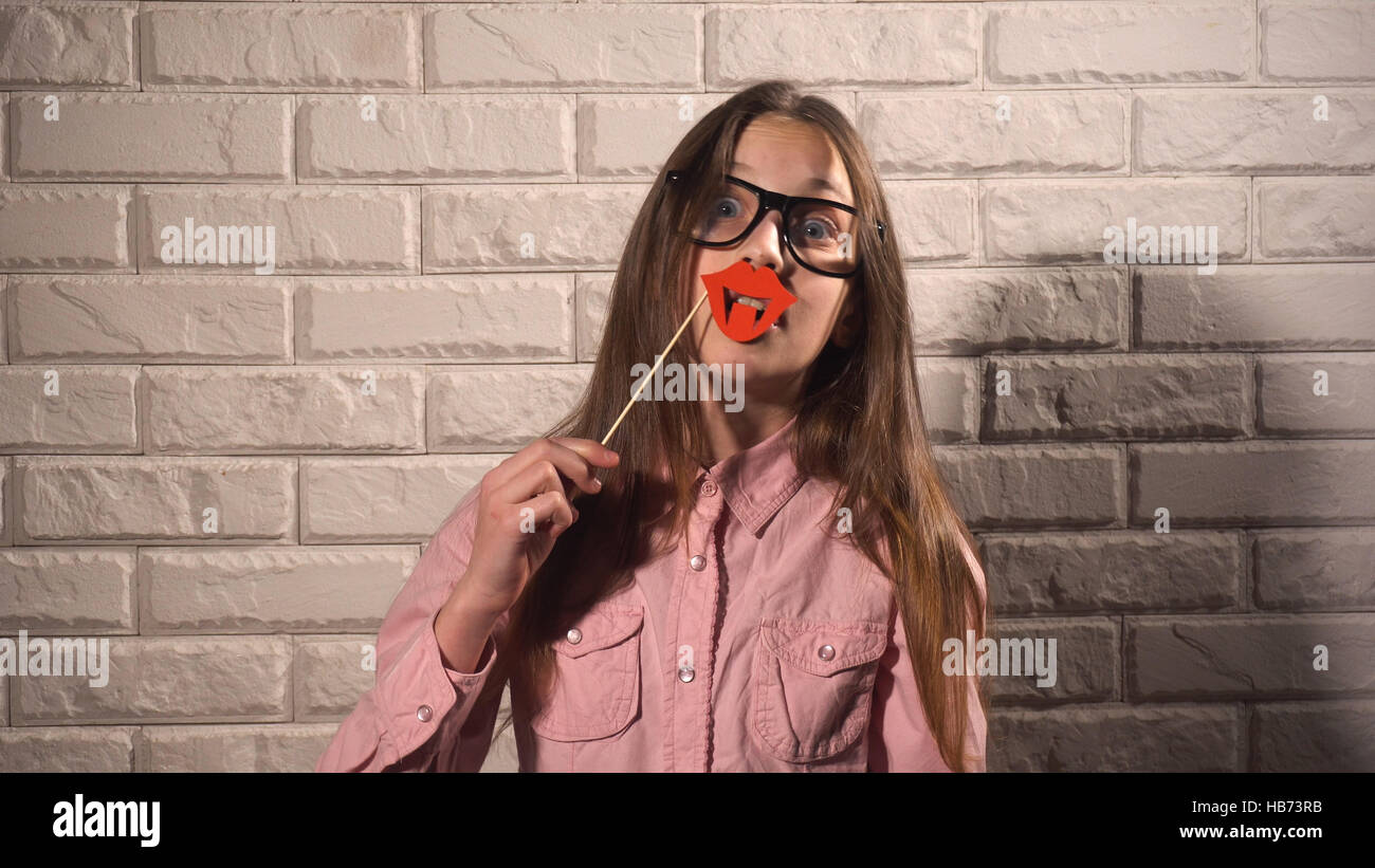 Girls red lips hi-res stock photography and images - Alamy