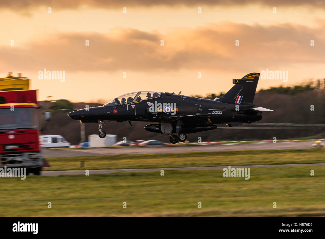 Raf Valley Sunset Hawk T2 Fast jet. Anglesey North Wales.Uk Stock Photo ...