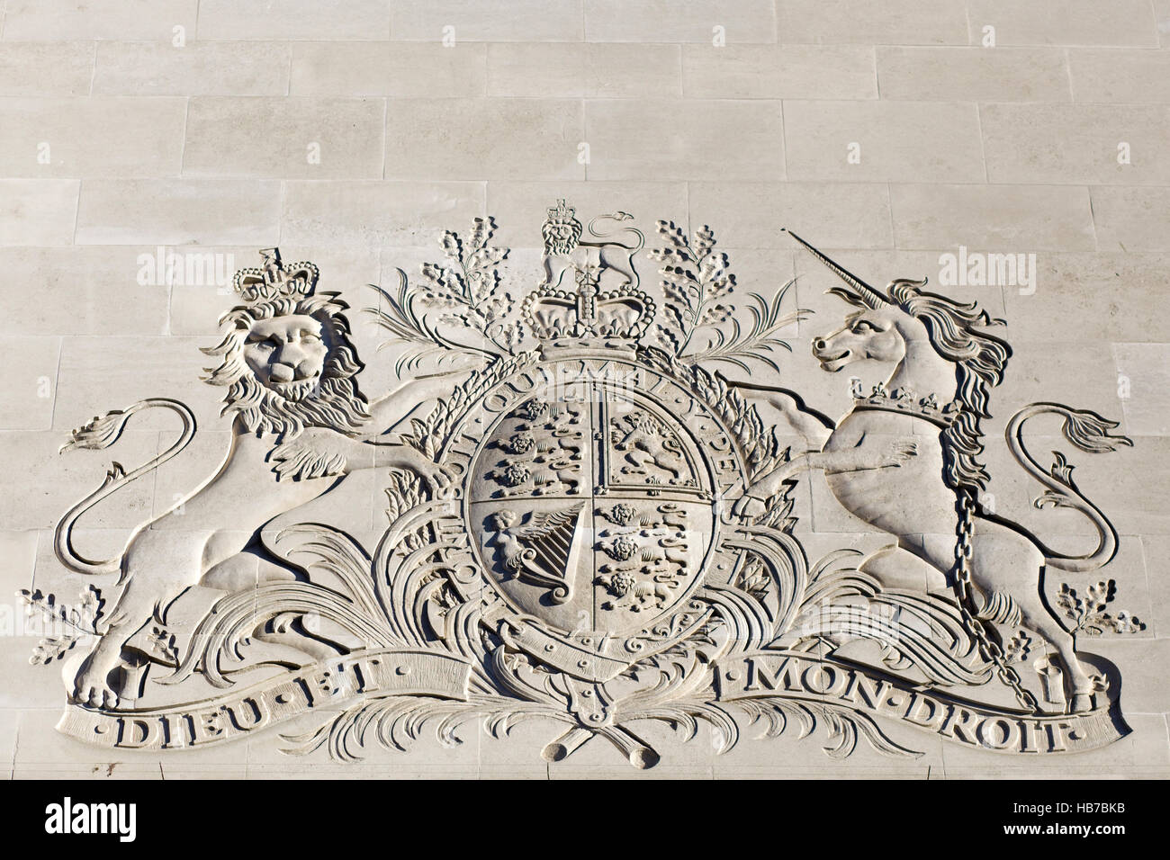 Stone carving of the Royal crest Stock Photo - Alamy