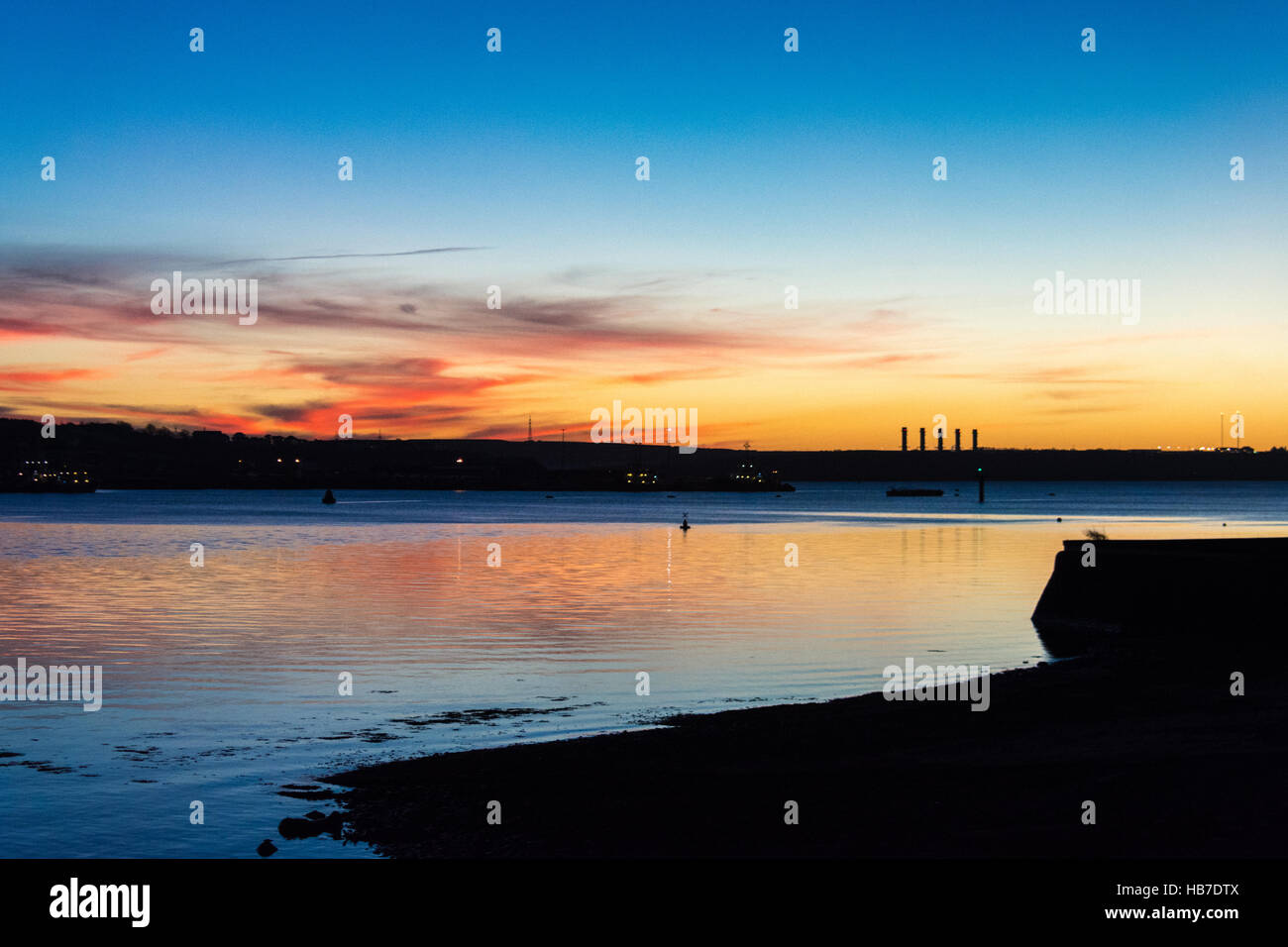 Pembroke power station hi-res stock photography and images - Alamy