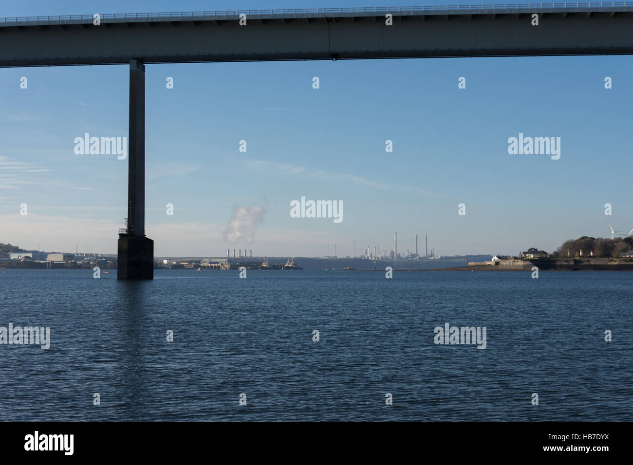 Looking at Pembroke power station through the Cleddau bridge Stock ...