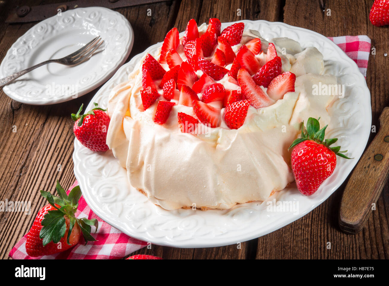 Pavlova with strawberries Stock Photo - Alamy