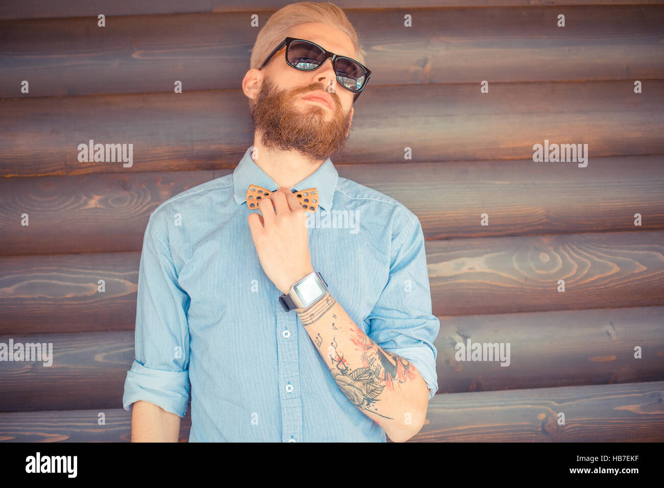 Man and showing off watch hi-res stock photography and images - Alamy
