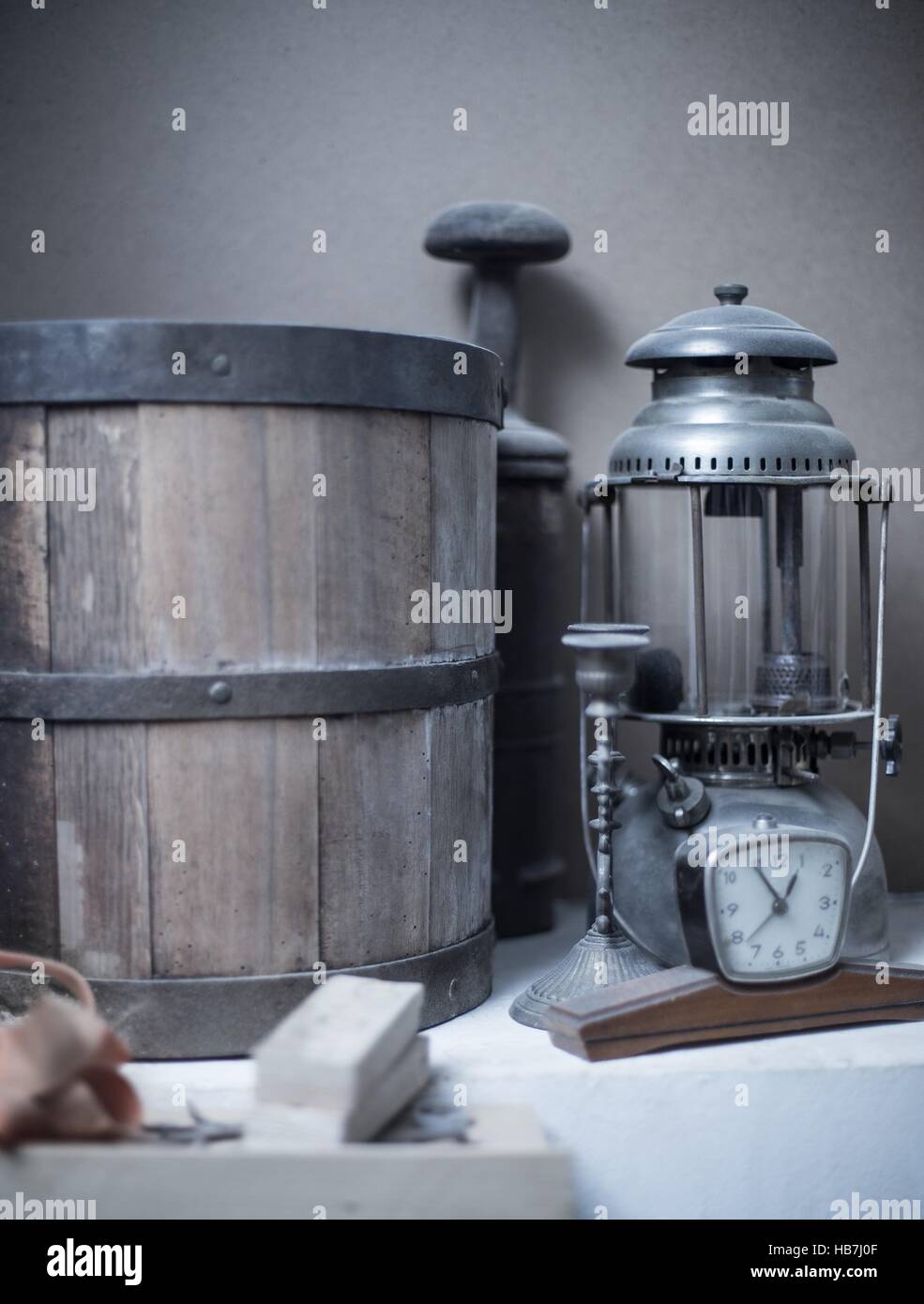 Objects on a table hi-res stock photography and images - Alamy