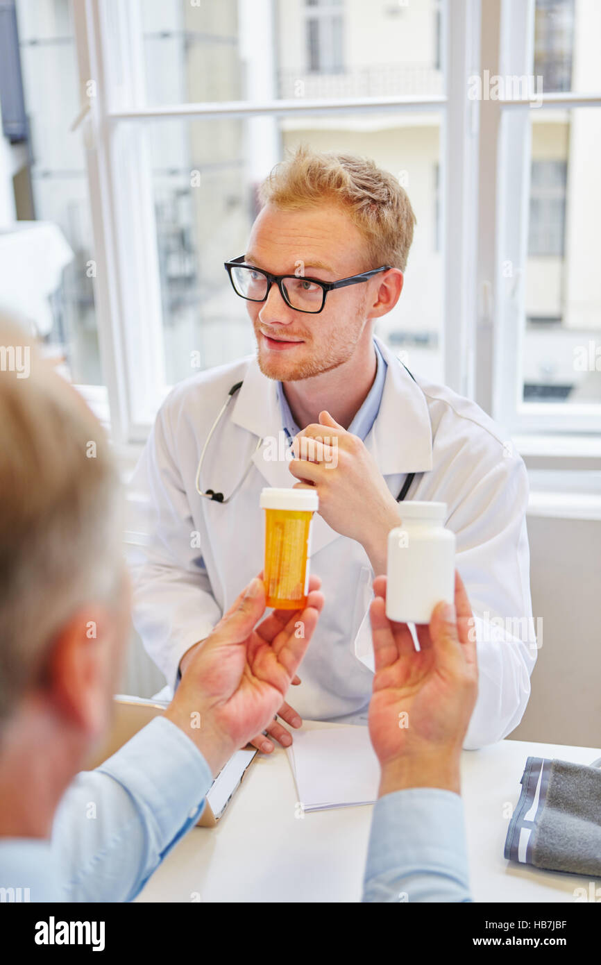 Drug tablets hi-res stock photography and images - Alamy