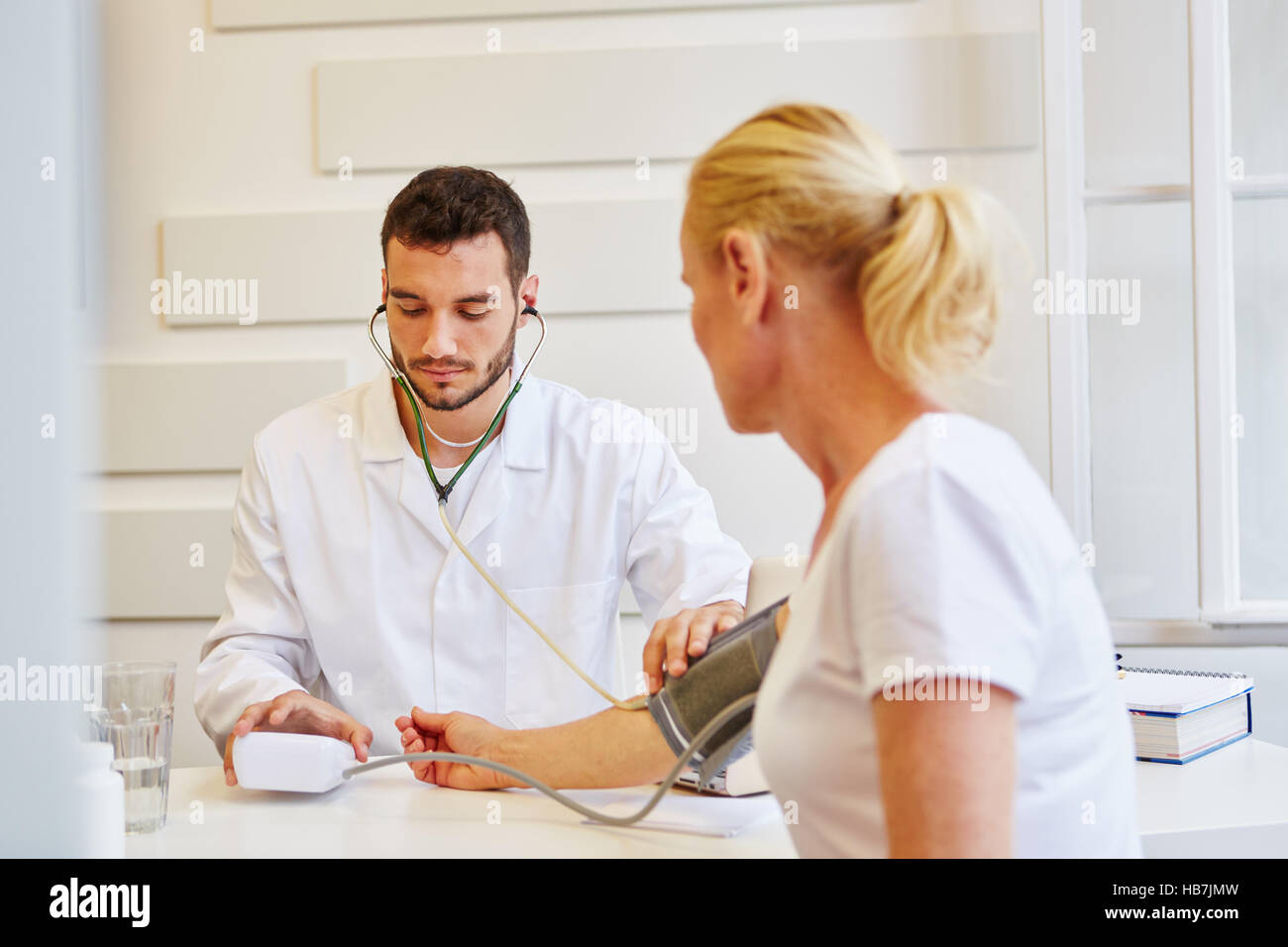 Illness monitoring hi-res stock photography and images - Alamy