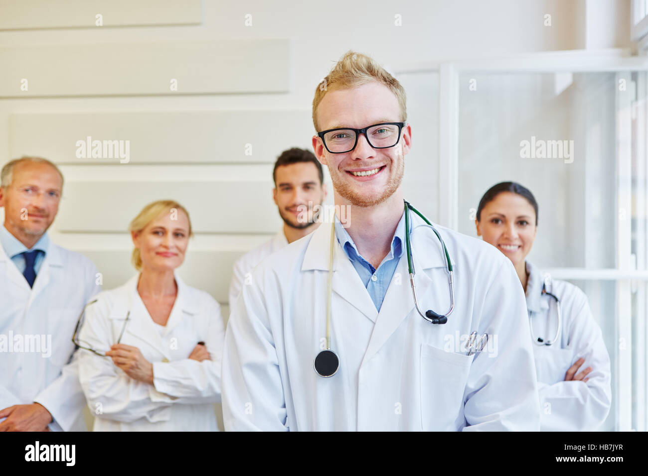 Team of doctors hi-res stock photography and images - Alamy