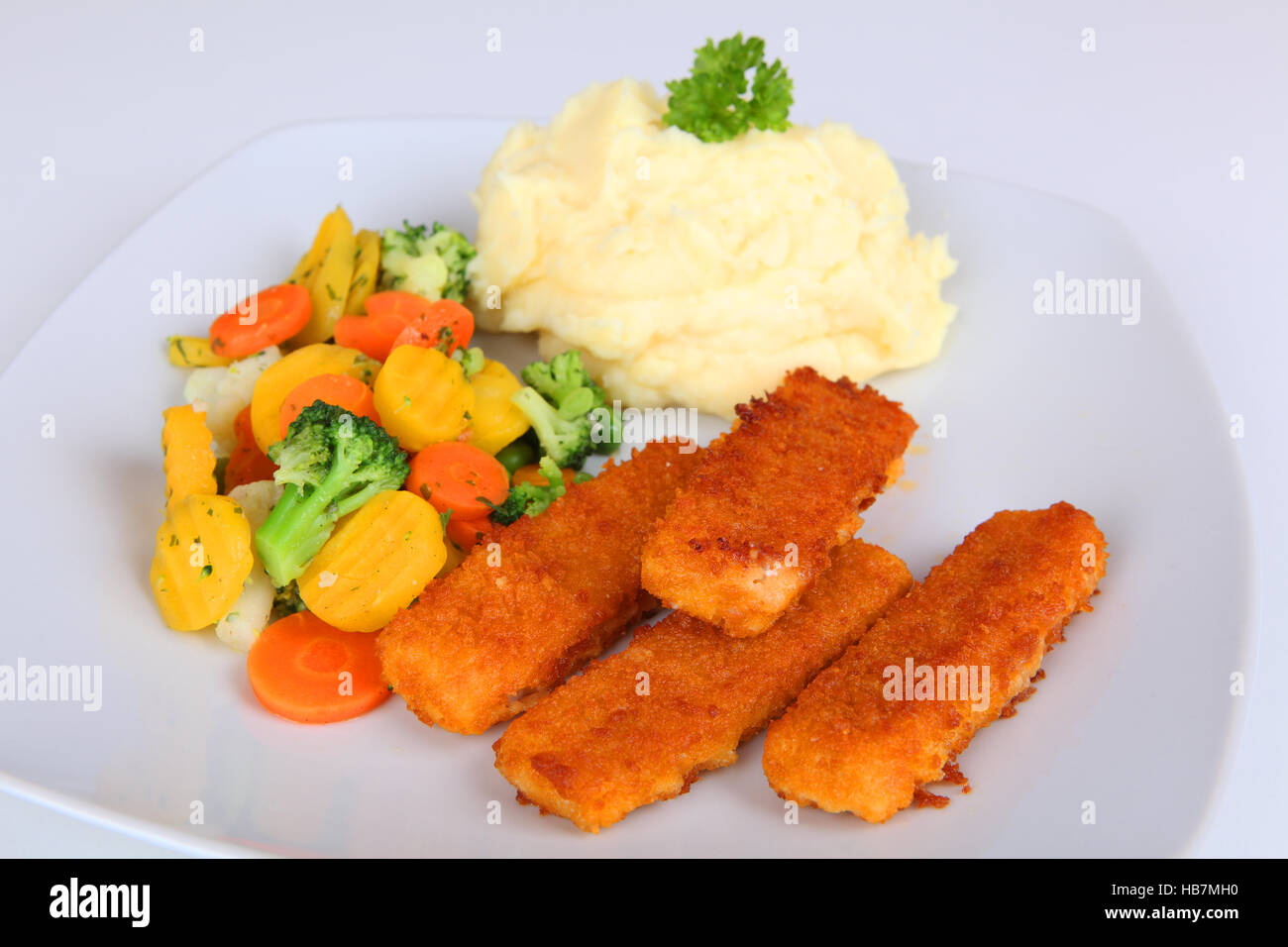 Fish mashed potatoes and peas hi-res stock photography and images - Alamy