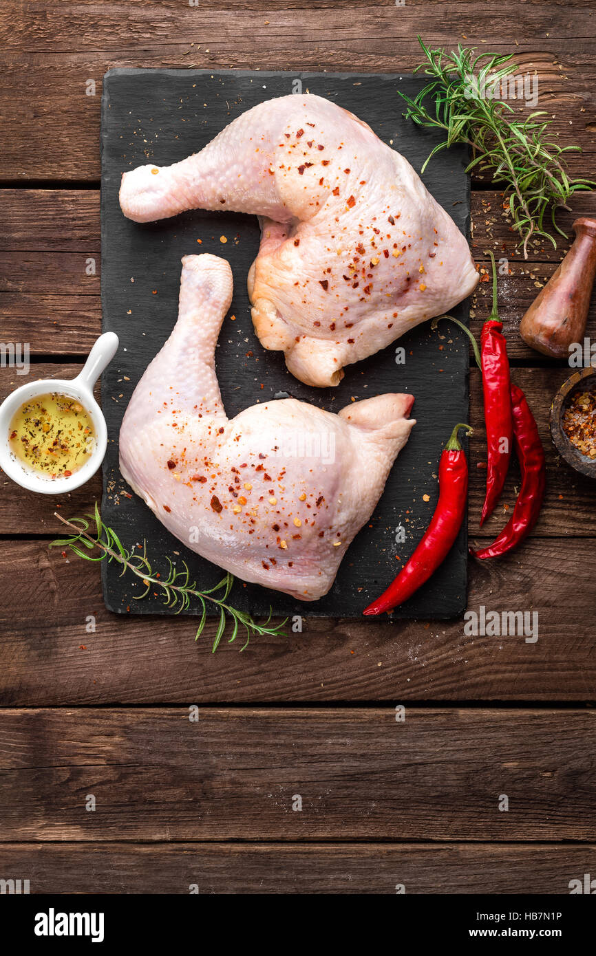 Two raw chicken legs hi-res stock photography and images - Alamy