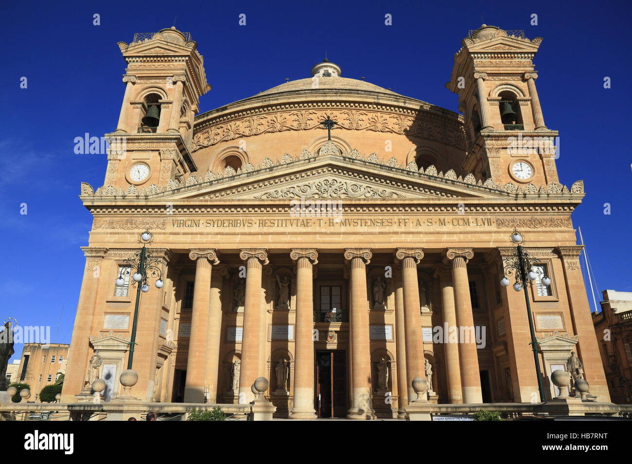 Holy cross rotunda hi-res stock photography and images - Alamy
