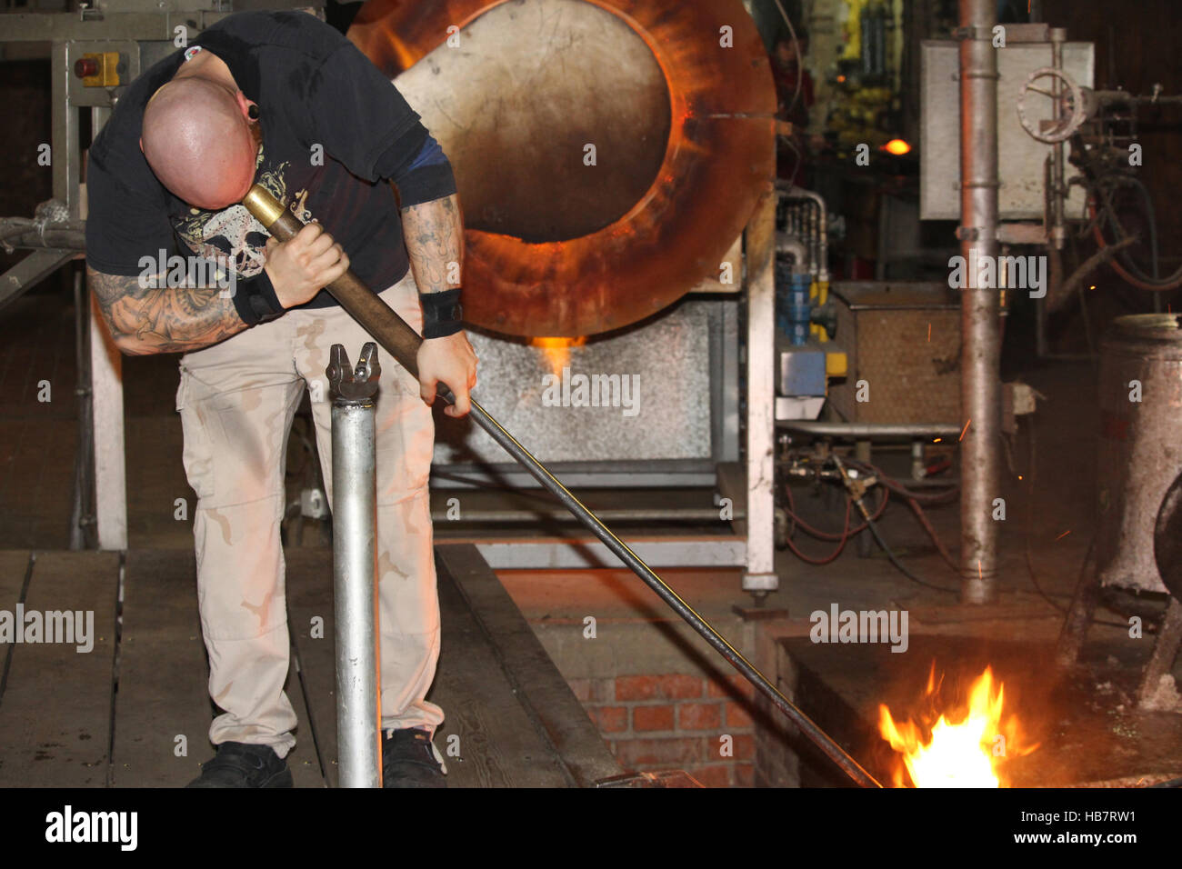 Glas making hi-res stock photography and images - Alamy