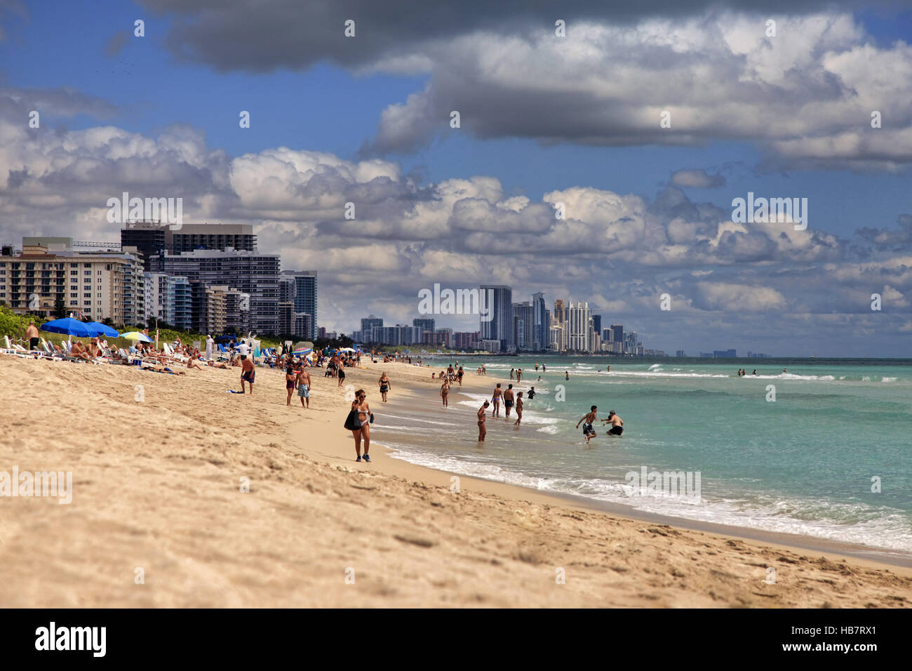 Miami sunbathing hi-res stock photography and images - Alamy