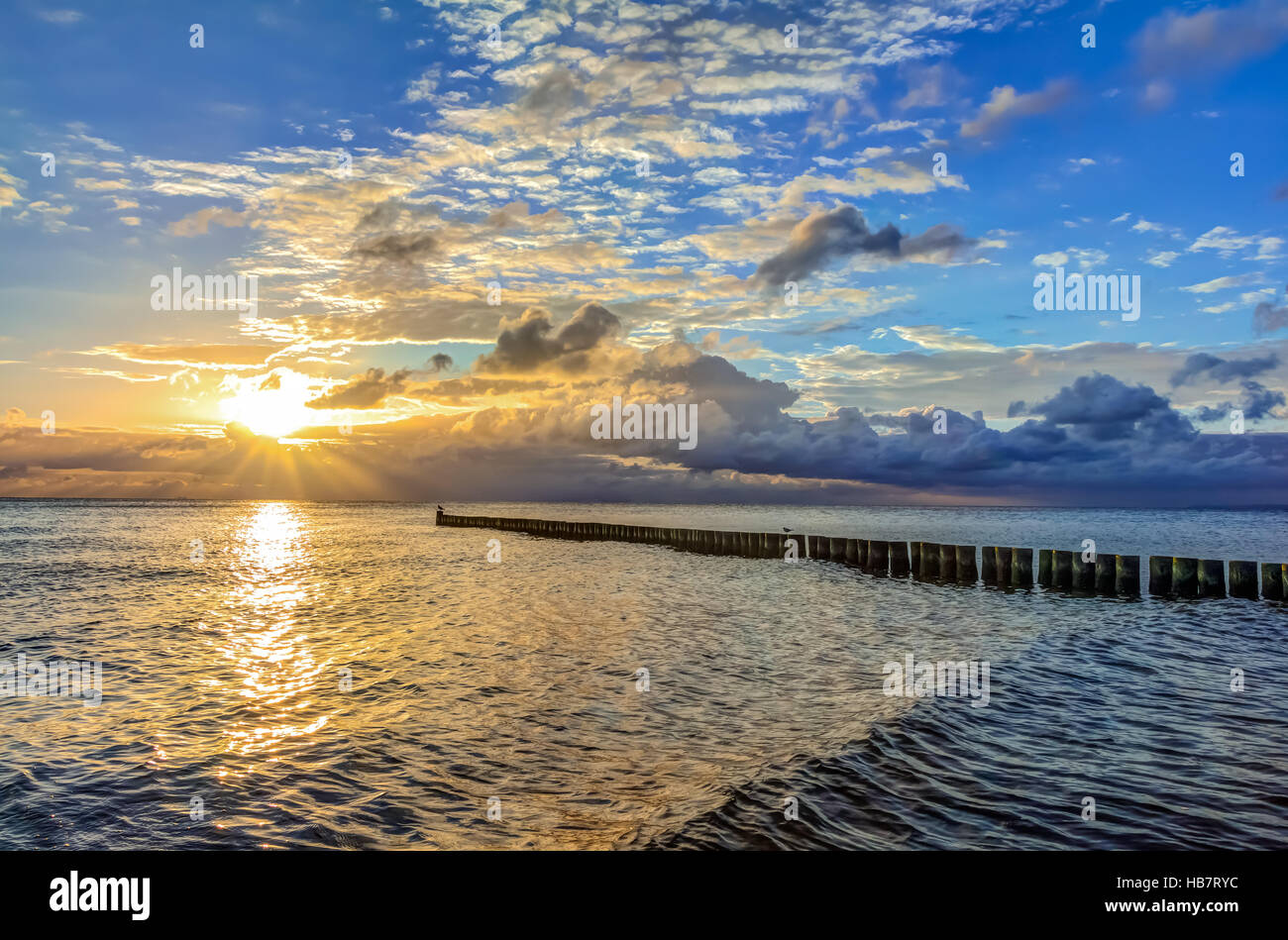 Sunrise on beach summer scene hi-res stock photography and images - Alamy