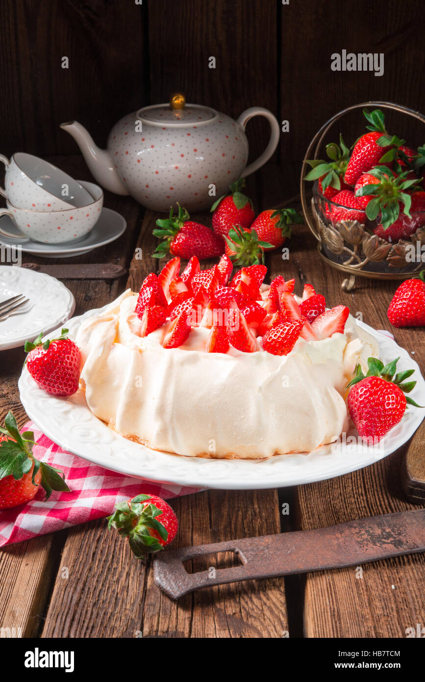 Pavlova with strawberries Stock Photo - Alamy