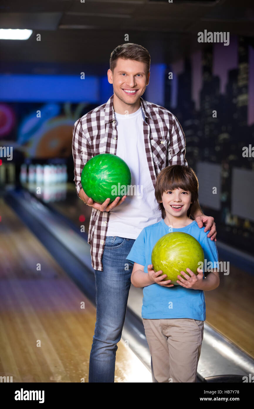 Smiling people hi-res stock photography and images - Alamy