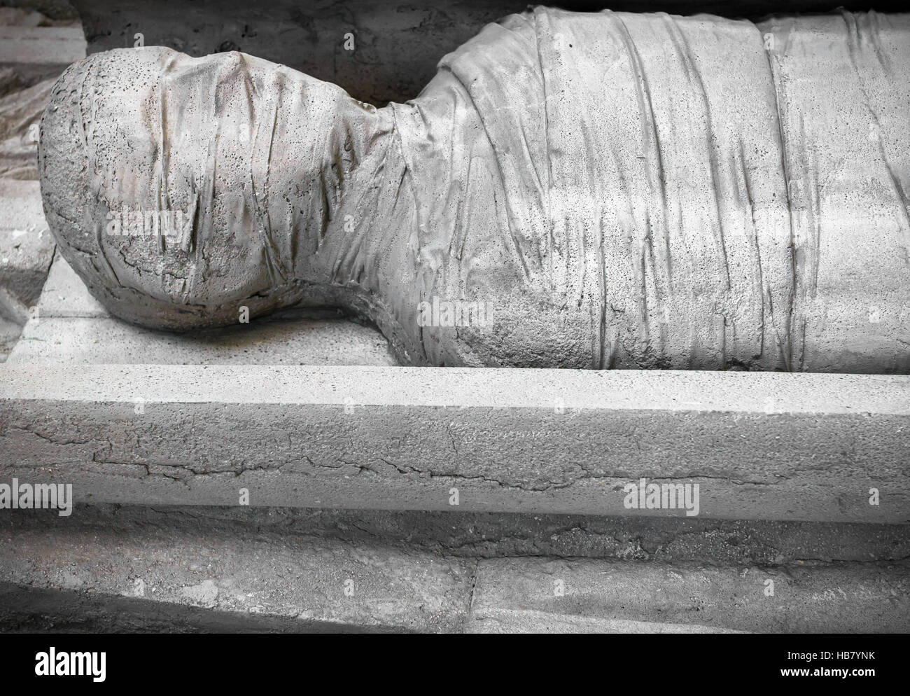 Statue of a mummy Stock Photo - Alamy