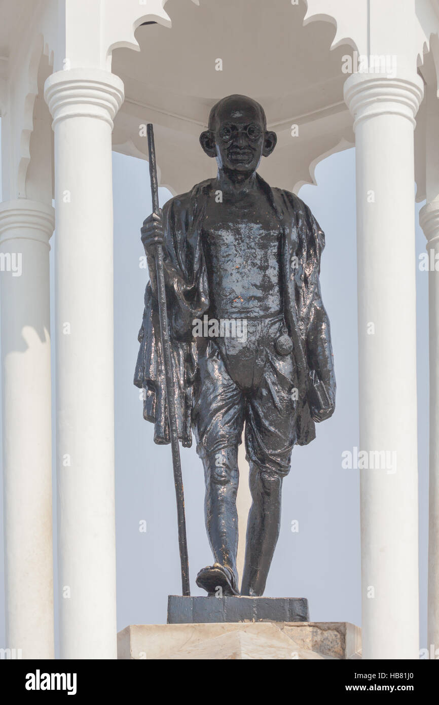 Gandhi memorial statue goubert avenue hi-res stock photography and ...