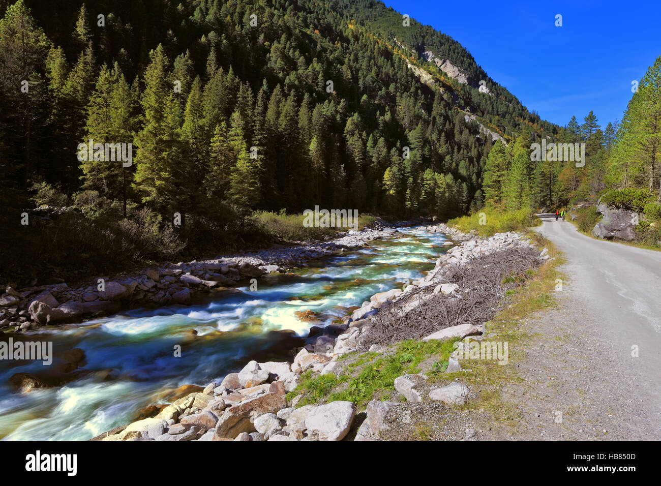Stream by road hi-res stock photography and images - Alamy