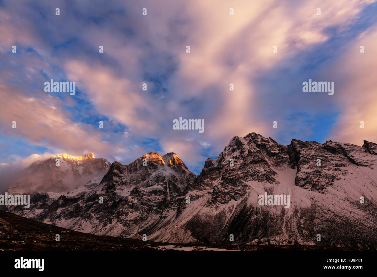 Jannu mountain hi-res stock photography and images - Alamy