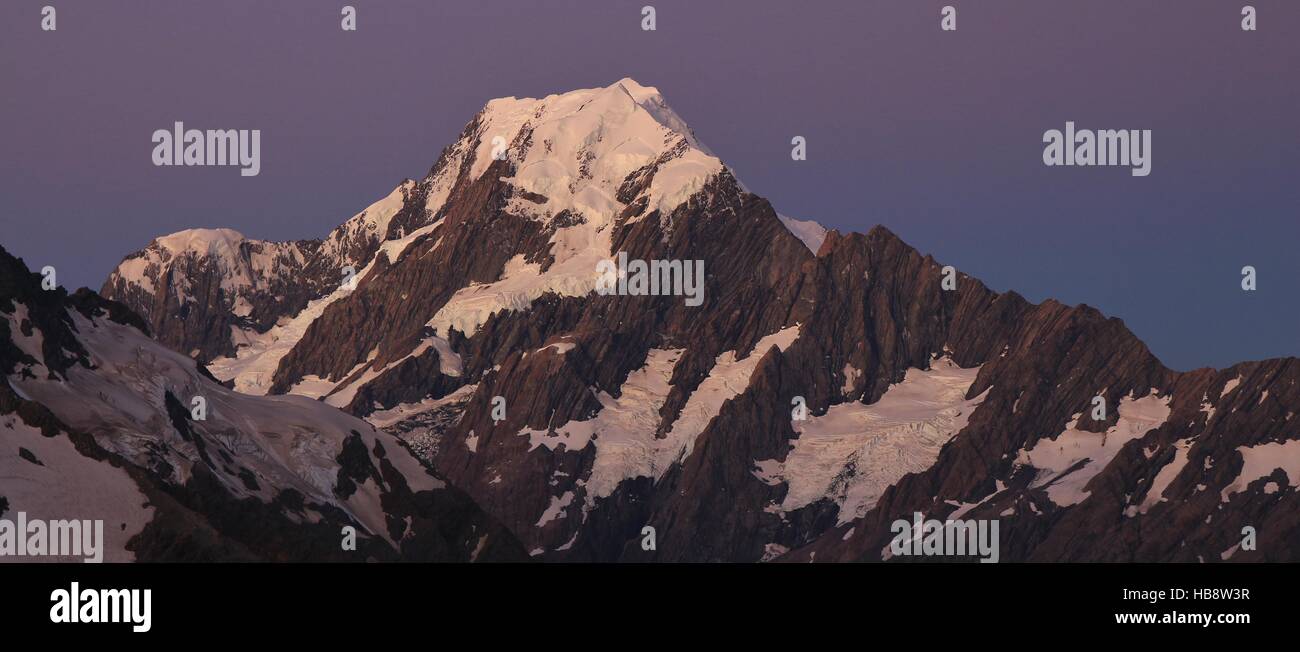 Mount cook new zealand and night sky hi-res stock photography and ...