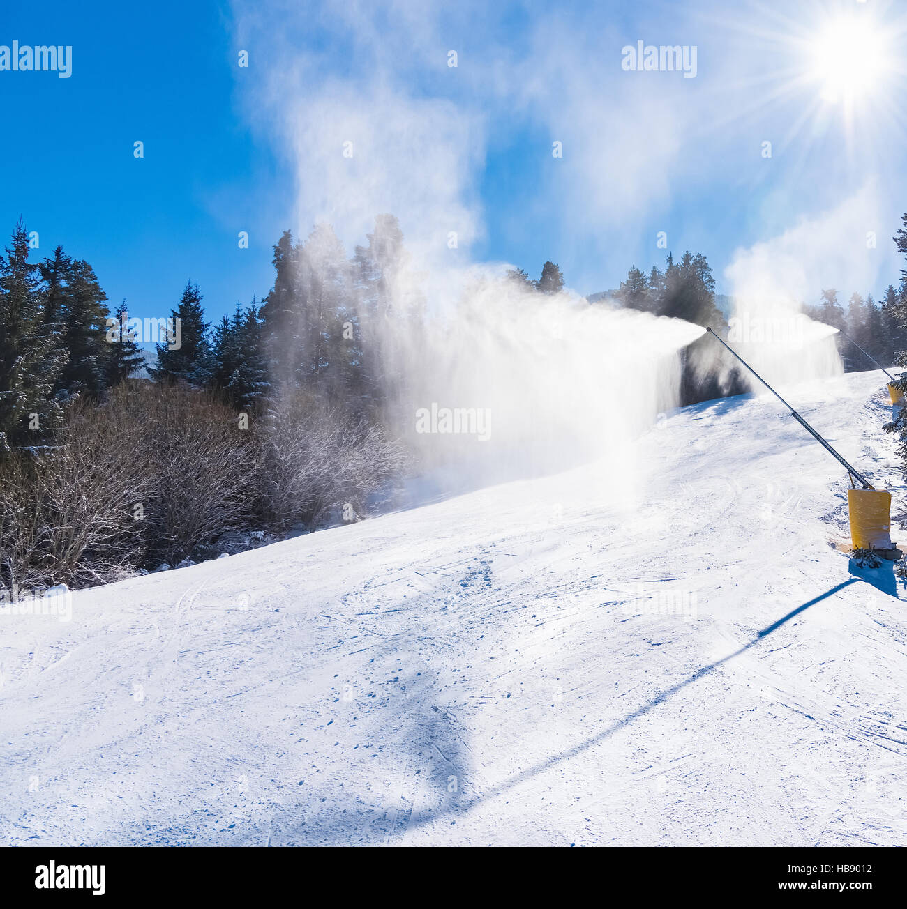 Machine gun production hi-res stock photography and images - Alamy