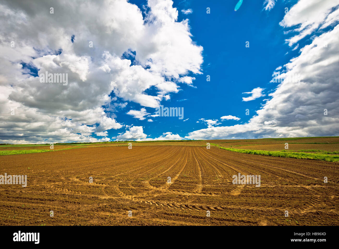 Under view hi-res stock photography and images - Alamy