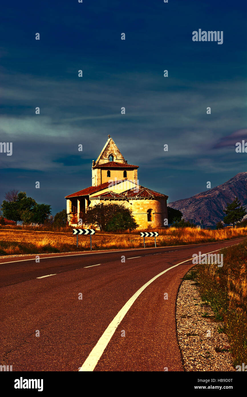 White churh hi-res stock photography and images - Alamy