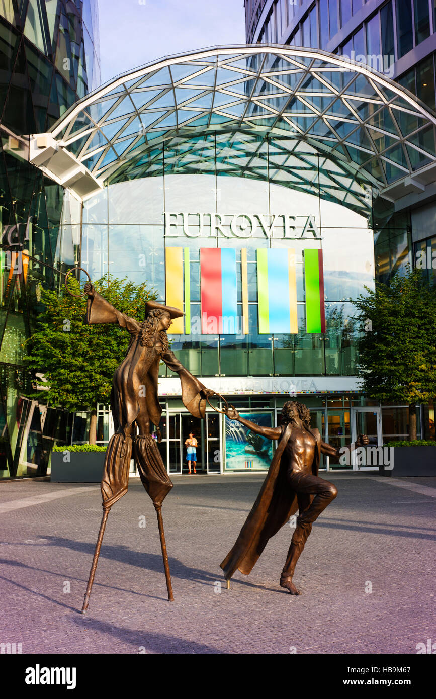 Shopping mall statues hi-res stock photography and images - Alamy
