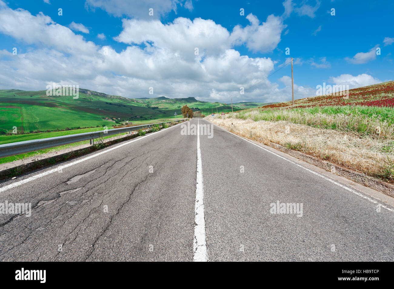 Country road sicily hi-res stock photography and images - Alamy
