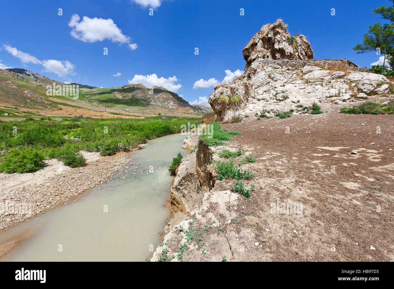 Mountain cleft hi-res stock photography and images - Alamy