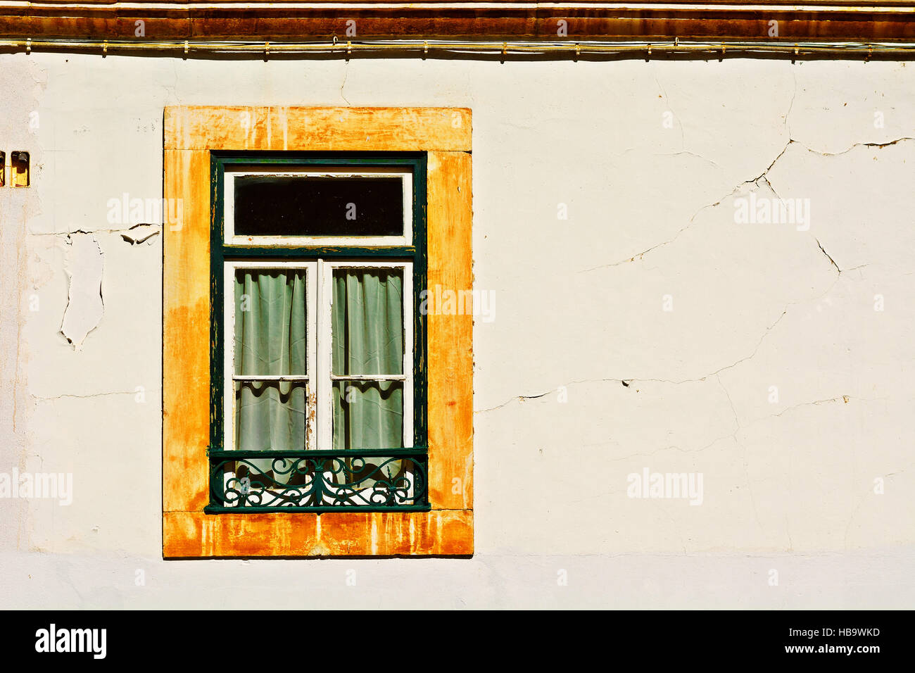 Steel frame window hi-res stock photography and images - Alamy