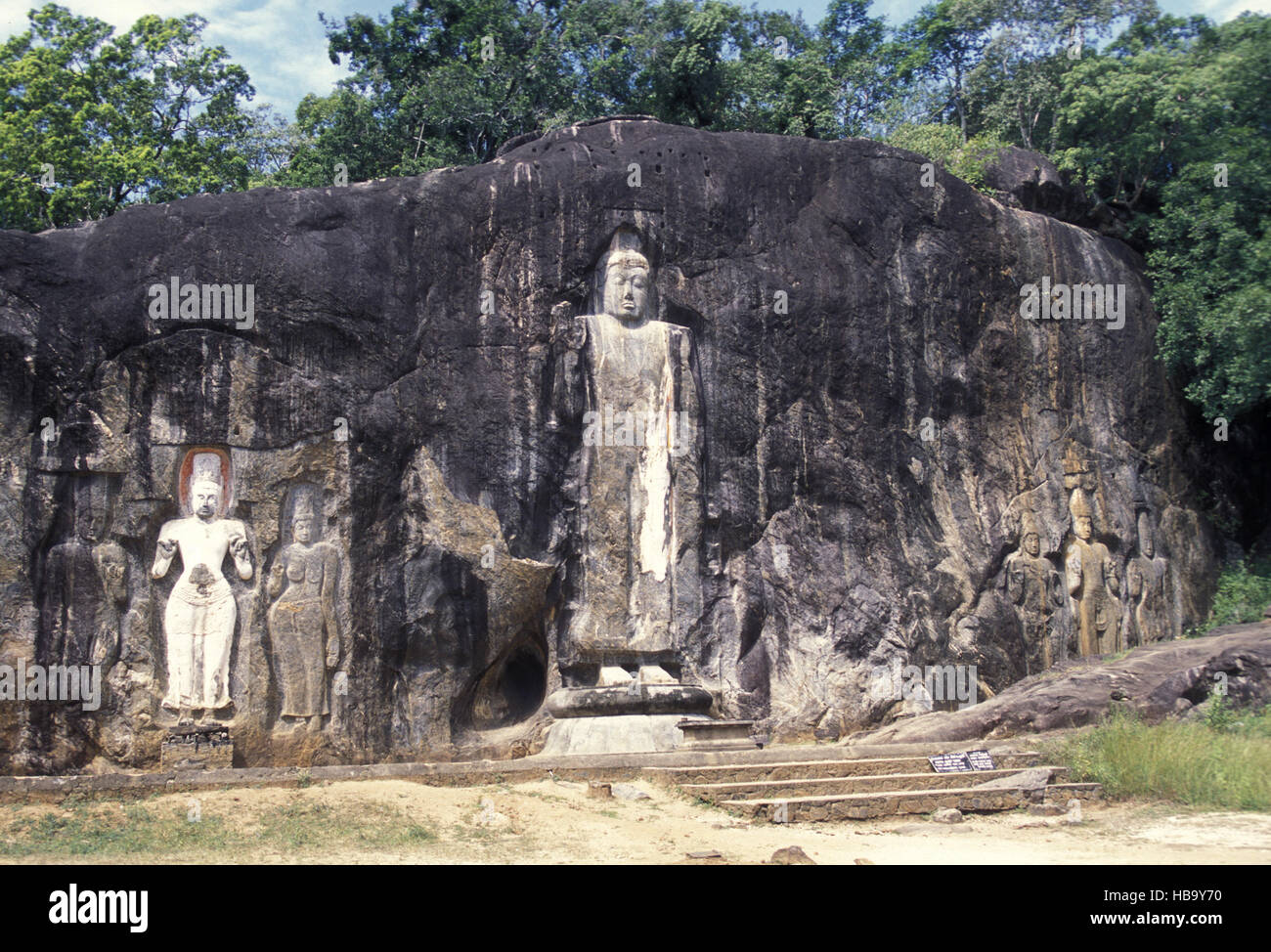 SRI LANKA WELIGAMA BUDURUWAGALA TEMPLE Stock Photo - Alamy